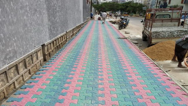 Hyderabad homes and pavements made from used plastic bags | Osho News