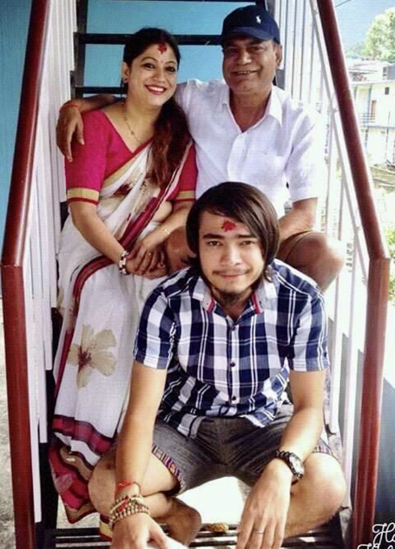 Aakash with his parents | Osho News