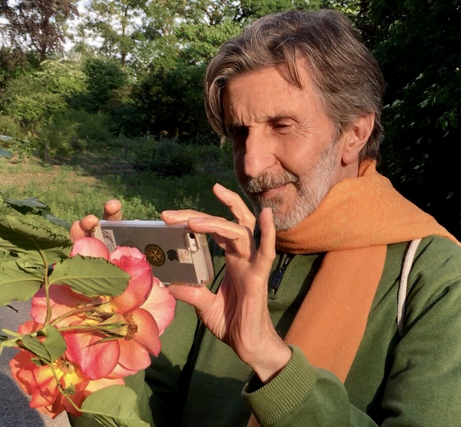 Ateet with iPhone | Osho News