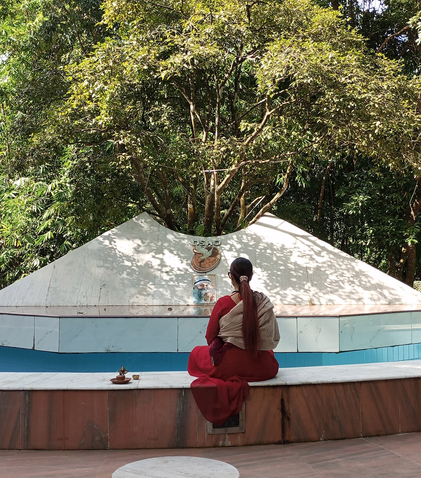 Under the Nagarjuna tree at the Osho Samadhi | Osho News